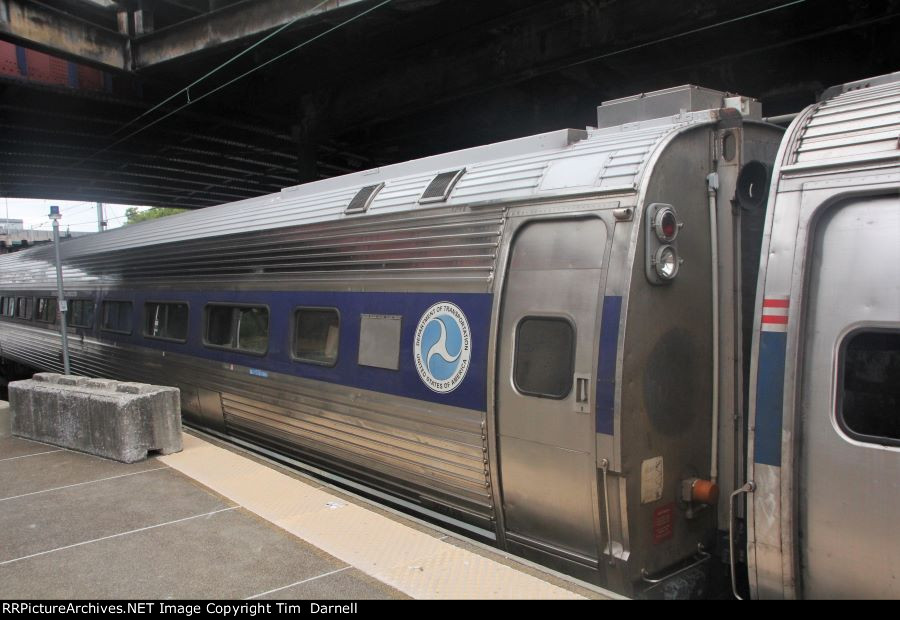 DOTX 216 on train 125